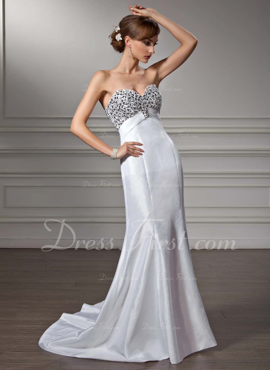 Empire Sweetheart Sweep Train Taffeta Prom Dresses With Beading